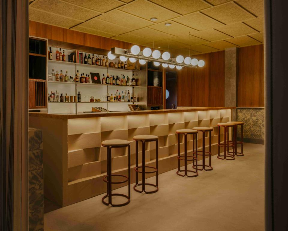 PLEASE WAIT to be SEATED official website